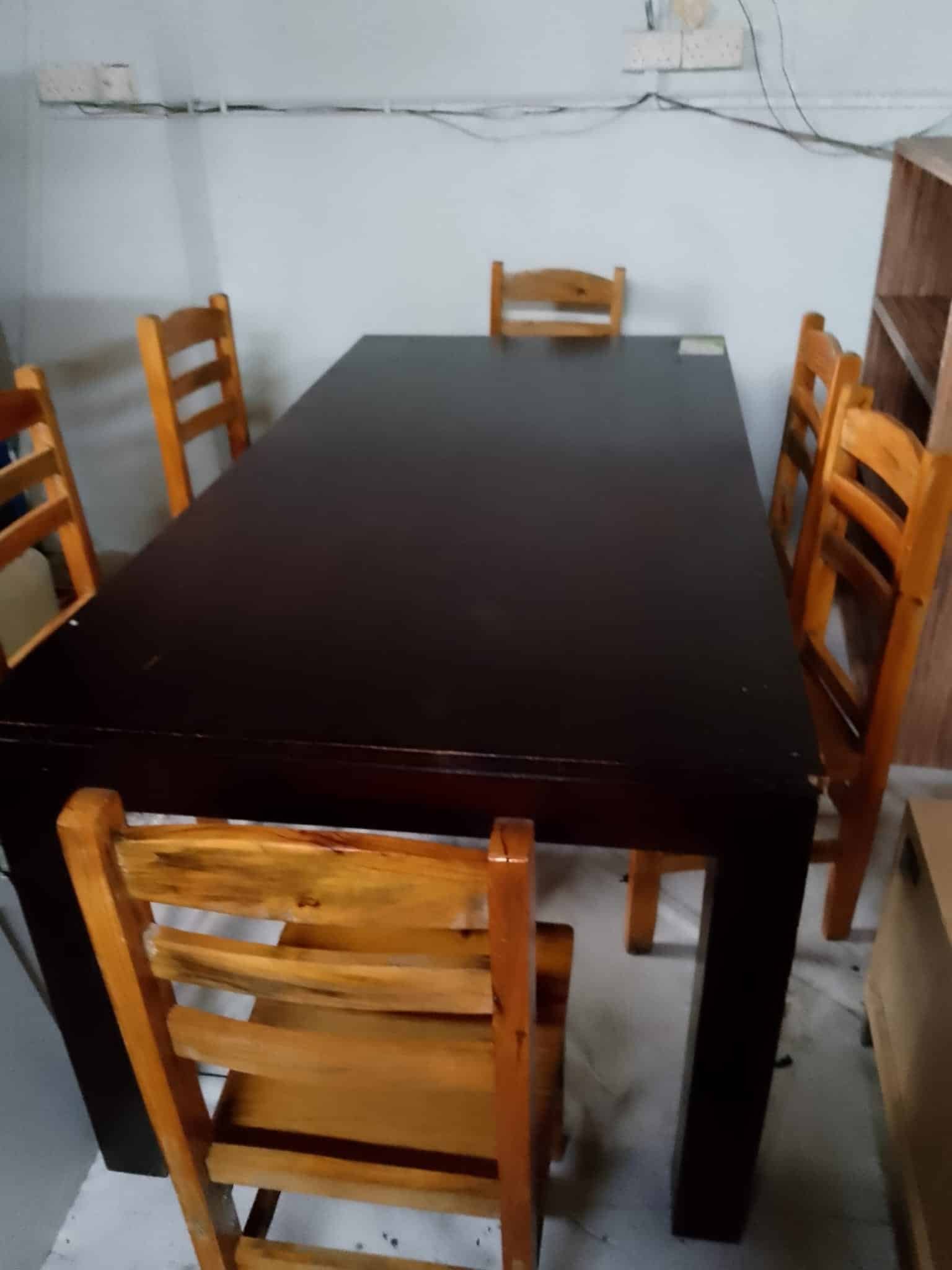 The Charm of Second-Hand Dining Tables in Singapore: Elegance for Your Home